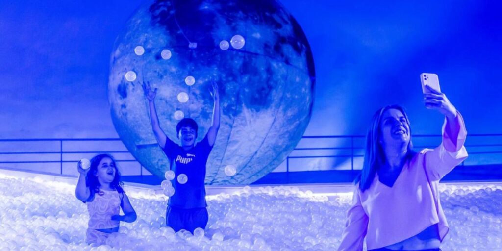 Blow Up Experience • Arte inflable & tecnología en La Rural